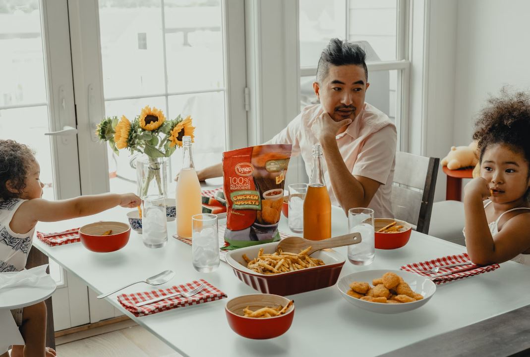 5 Best Ways To Promote Healthy Screen Habits - Unplug Your Kids